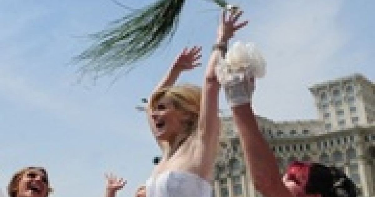 Top 13 cele mai amuzante traditii si superstitii | Karena.ro